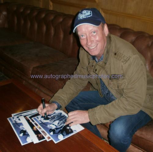 Autographed Music Photos - Wishbone Ash - Bob Skeat 2015 /1